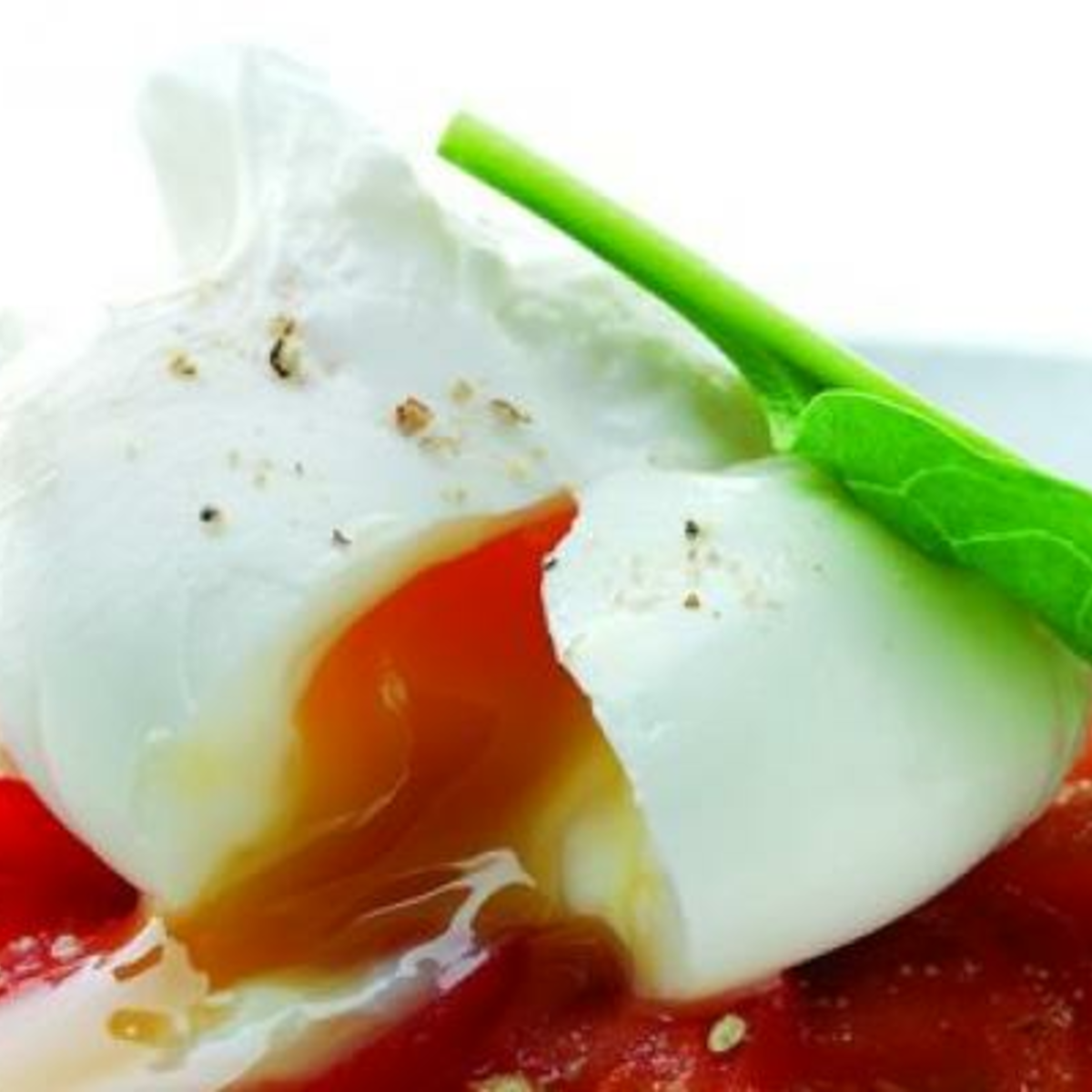 how long to cook poached eggs in cling film