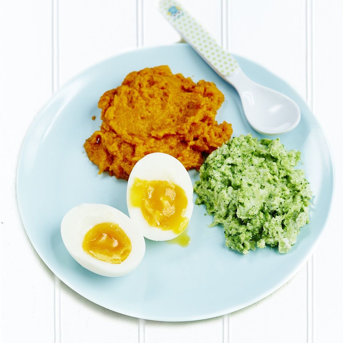 how to boil eggs and potatoes together