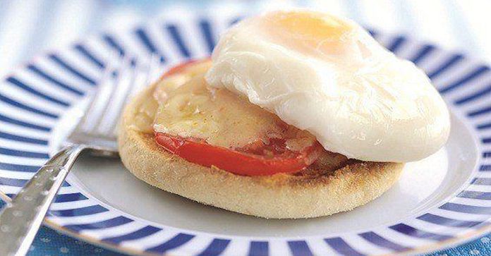 how to cook an poached egg in the microwave
